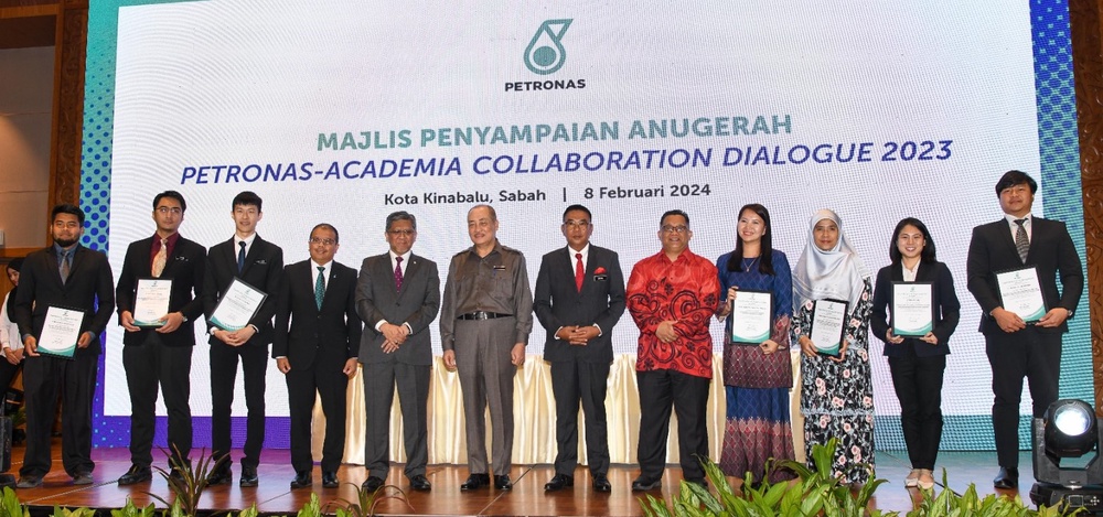 Petronas awards grants, signs new agreement to intensify human capital ...