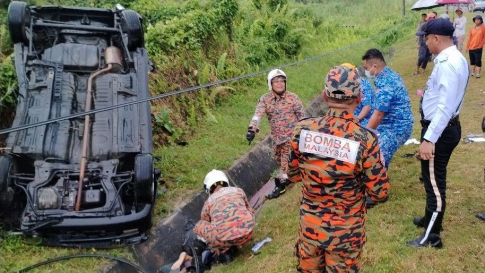 Woman motorcyclist dies after crash with car in Sarikei