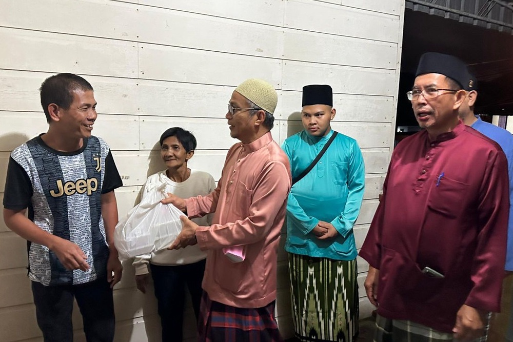 First-ever ‘Ketuk Sahur’ programme brings pre-dawn meals to 550 houses ...