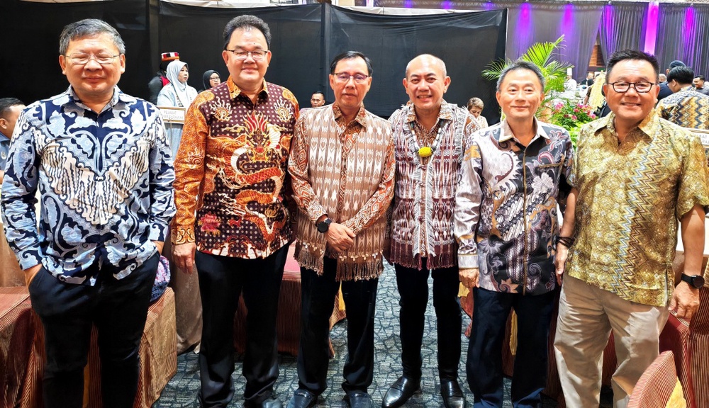 Sarawak-Australia Business Chamber delegation pays Gawai visits to ...