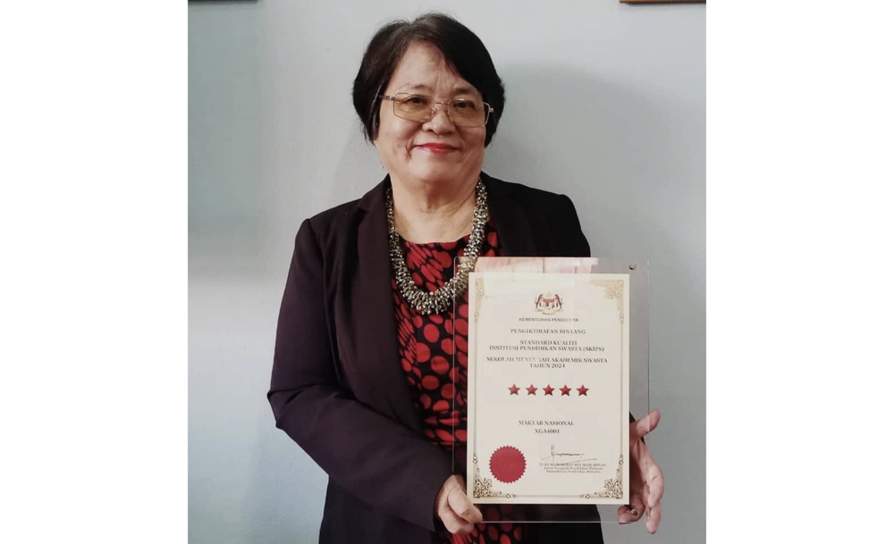 Maktab Nasional receives five-star Quality Standards Award for Private ...