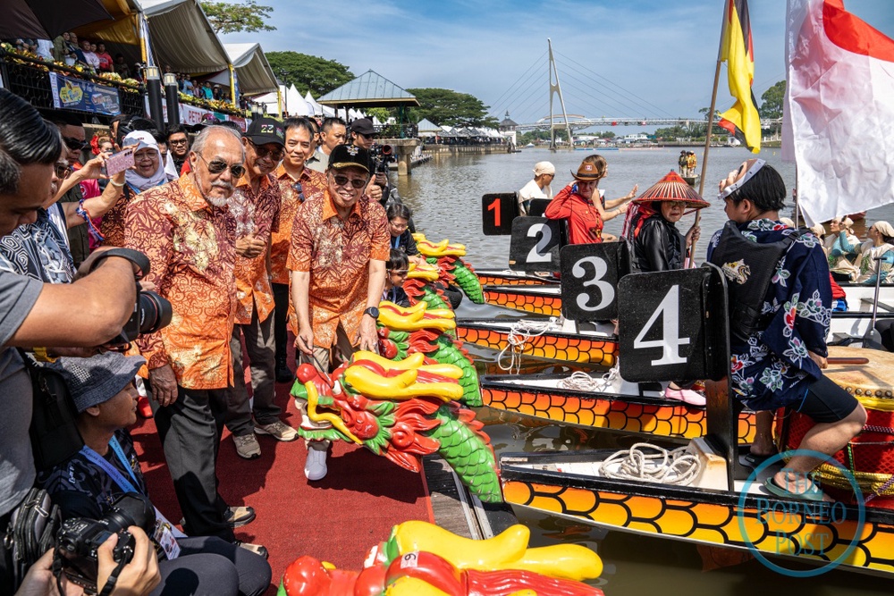 Kuching Waterfront bursts with spirit as International Dragon Boat ...