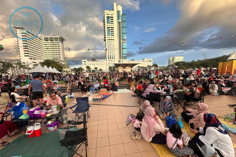 Sibu’s Sungkei Perdana unites over 20,000 in vibrant mass iftar