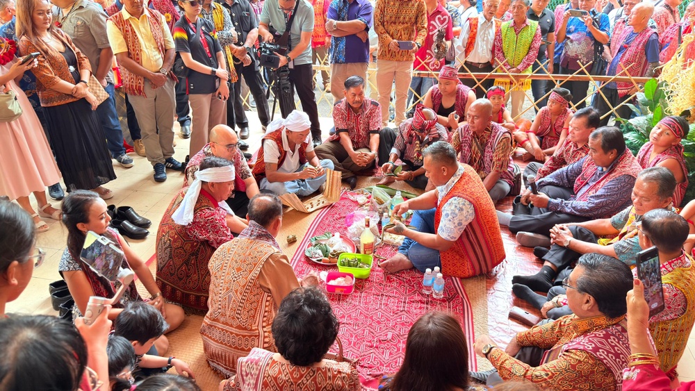 Beluru town comes alive as 2,500 people converge for Gawai Dayak open house