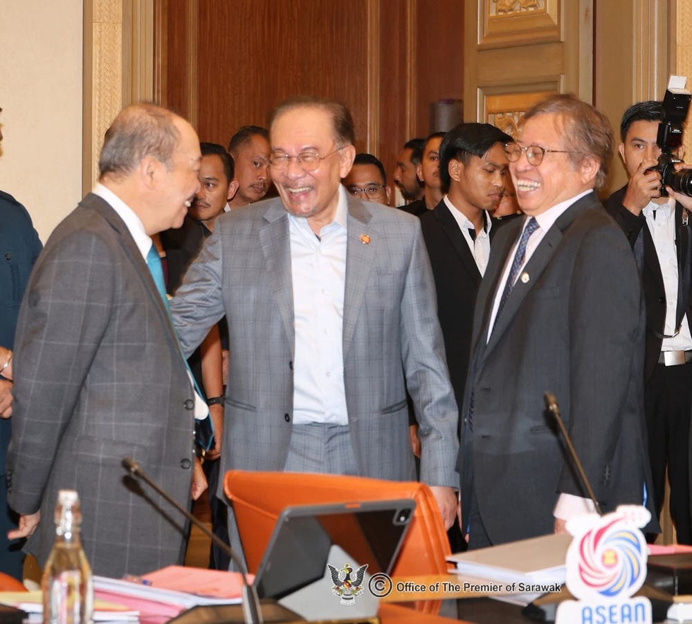 Sarawak Premier attends Chief Ministers’ meeting, holds private talks ...