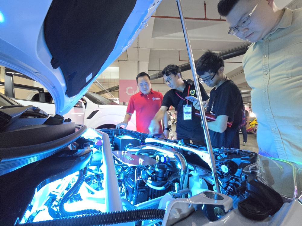 Transformers-themed muscle car, tuned-up vehicles ignite Apoclaypse ...