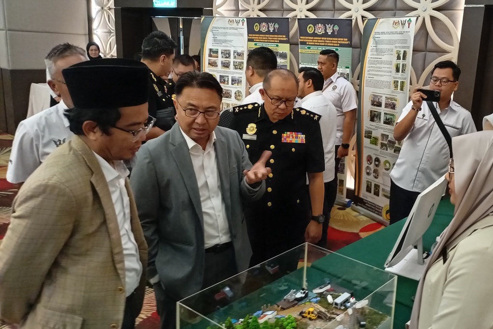 ‘Blame game solves nothing’: S’wak deputy minister tells civil servants ...