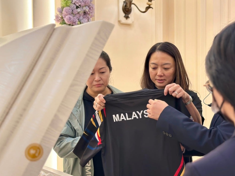Youth and sports minister honours volleyball-loving teen Yap Shing Xuen ...