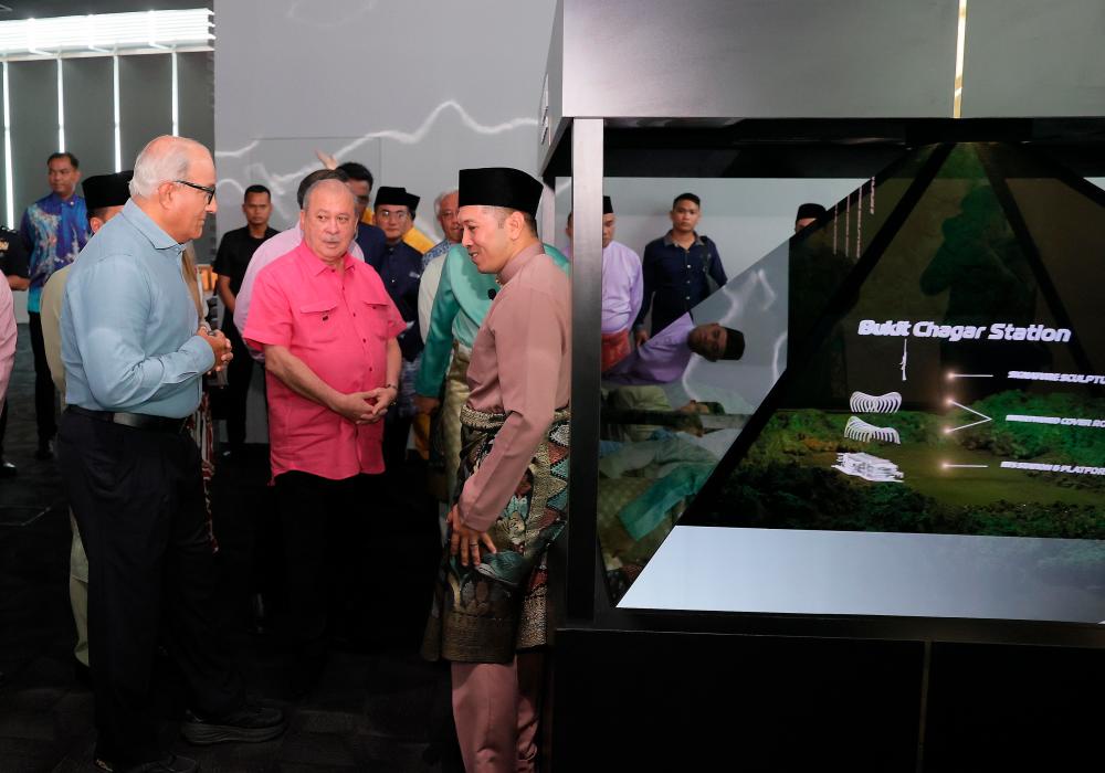 MRT Corp presents RTS Link progress to Sultan Johor MRT Corp presents RTS Link progress to Sultan Johor