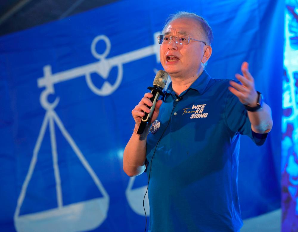 PRU15: Wee lancar lima aku janji untuk warga Ayer Hitam PRU15: Wee lancar lima aku janji untuk warga Ayer Hitam