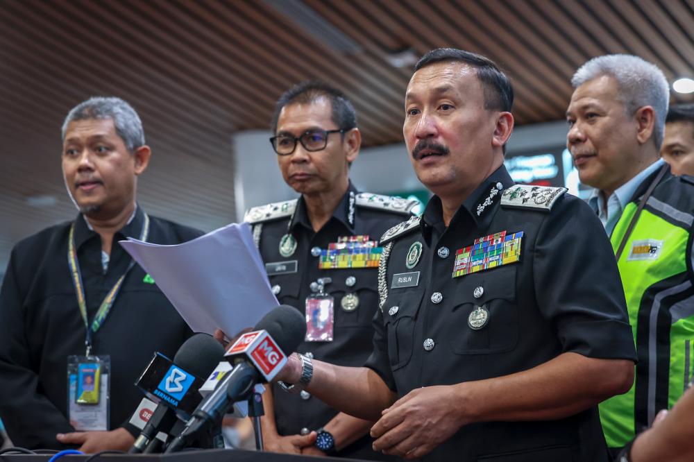 Imigresen buka kaunter khas untuk kelancaran dokumentasi jemaah haji Imigresen buka kaunter khas untuk kelancaran dokumentasi jemaah haji