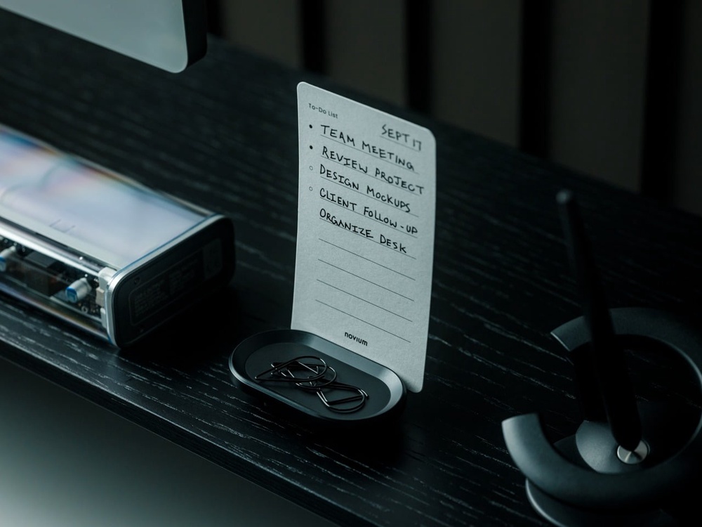This Minimalist To-Do List Holder with Tray Helps You Get Things Done ...