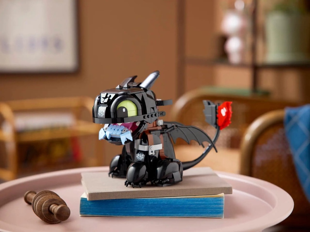 Toothless takes flight in new LEGO® Icons build