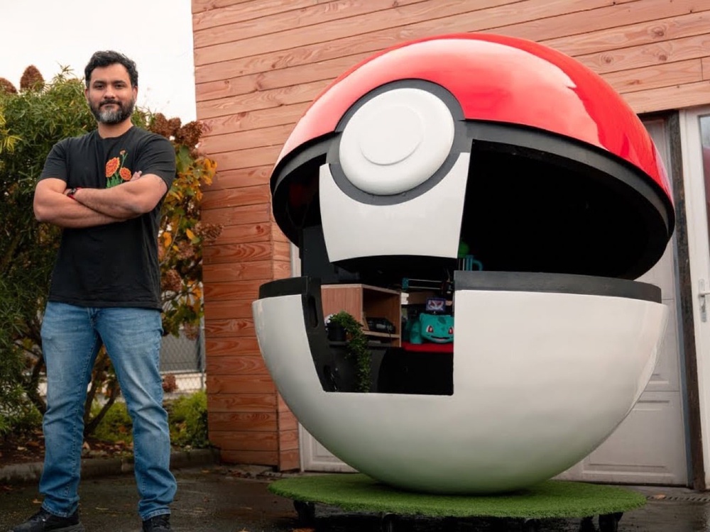 Human-Sized Pokéball Stands At 6 Feet Tall (And Has A Gaming Room Inside)