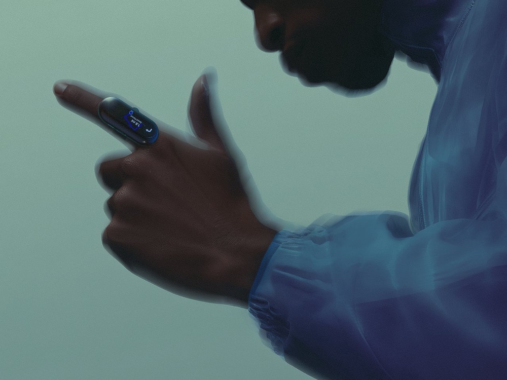 Stop Saying ‘Hey Siri’ in Public: This Finger Ring Concept Responds to Taps