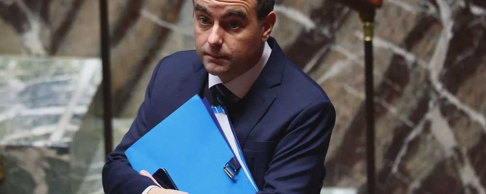 French PM forces budget through parliament without vote