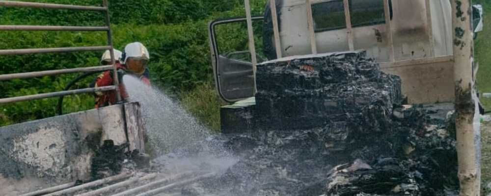 Car battery, clothing load ablaze in Beluru lorry fire