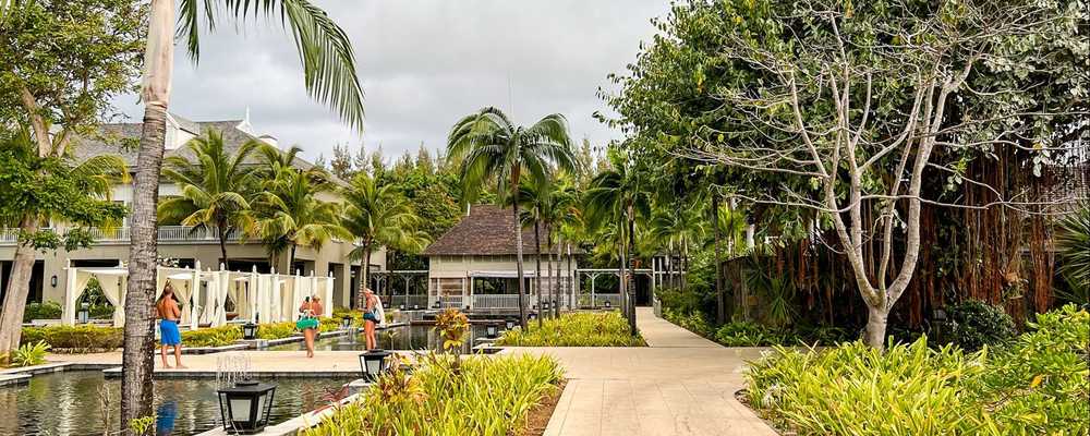 The complete guide to earning Marriott elite status with credit cards