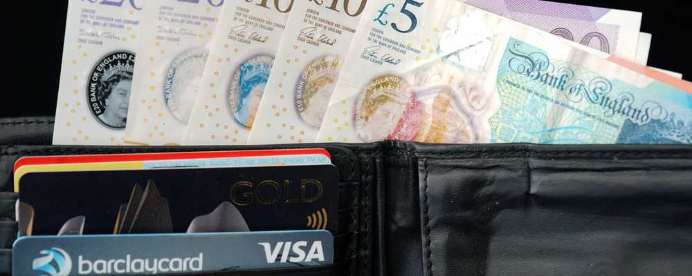 Britons withdrew less cash from ATMs in 2025