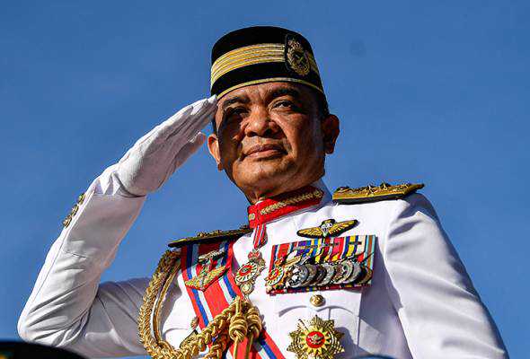 Kes tender TDM: Bekas Panglima Tentera Darat dan 2 isteri antara lima ...