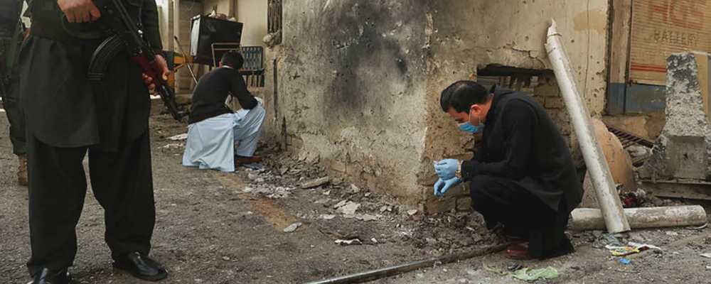 Suicide bombers kill 3 at Pakistan paramilitary HQ