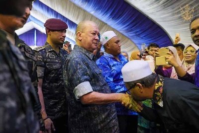 Sultan Johor gembira santuni rakyat pada majlis Jamuan Teh