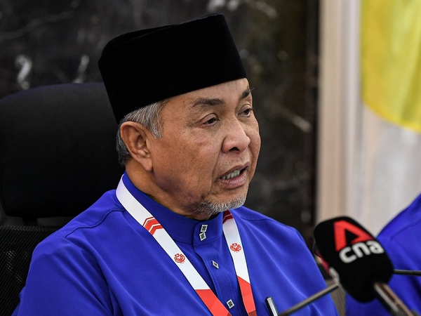 UMNO President, Zahid Hamidi Officially Appointed to Oversee Felda and FGV