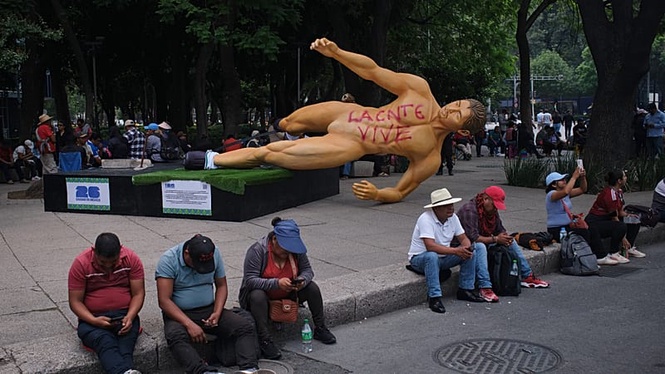 World Cup player statues toppled during protest in Mexico City - Newswav