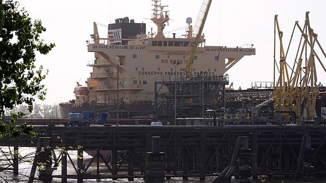 Brent crude falls below $74 for first time since start of the Iran war ...