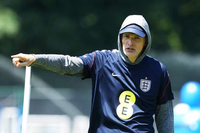 Why Thomas Tuchel is wearing a hoodie during World Cup England training ...