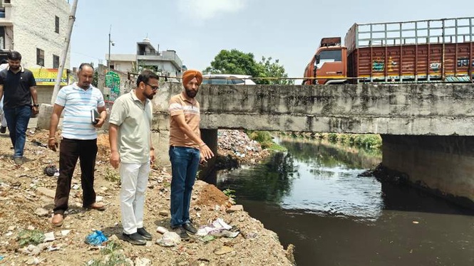 Ludhiana MC chief takes stock of Buddha Nullah desilting, work on ...