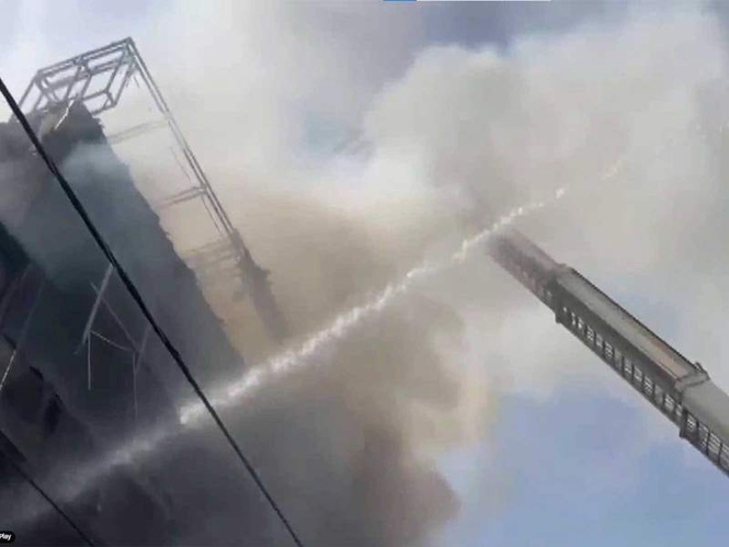 UP: Massive fire breaks out at coaching centre in Lucknow's Aliganj ...