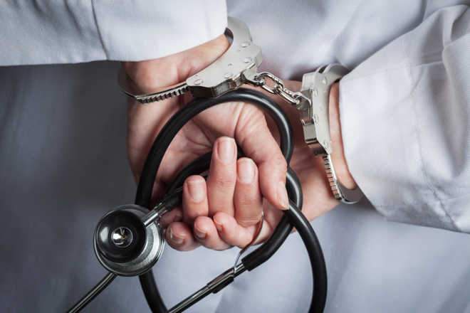Fake clinic busted in G’gram, ‘doctor’ held - Newswav