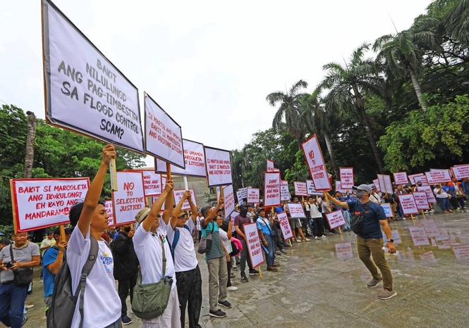 INC lightning protest causes traffic gridlock - Newswav