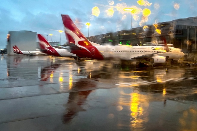 World’s longest non-stop flight connecting Sydney and London delayed ...