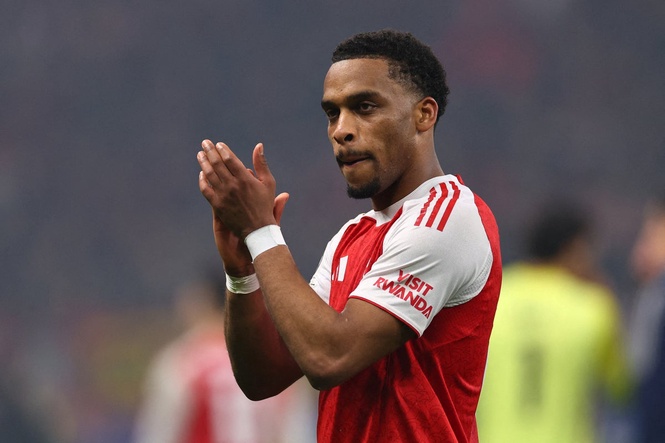 Key Arsenal star returns to full training ahead of Champions League ...