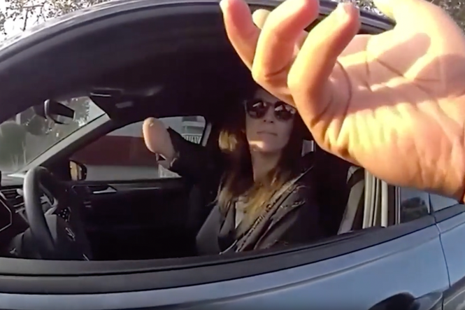 Cop pulls over disabled driver for holding phone in hand that doesn’t ...