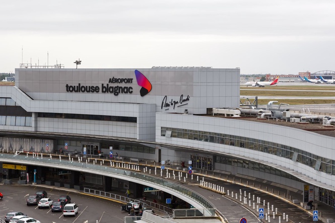 Passengers miss Ryanair flight following long queues at Toulouse ...