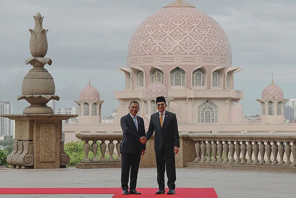 Malaysia, Bangladesh eye fast-track FTA, energy and halal deals - Newswav