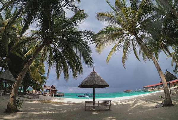 Powerful quake shakes Mindanao, tremors felt in Sabah - Newswav