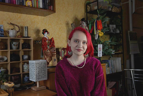 Ukrainian haiku poet finds small miracles in war - Newswav