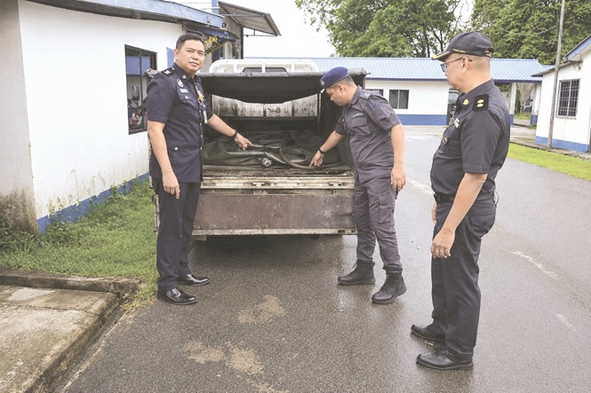 Man held, 300 litres diesel seized in Penampang raid - Newswav