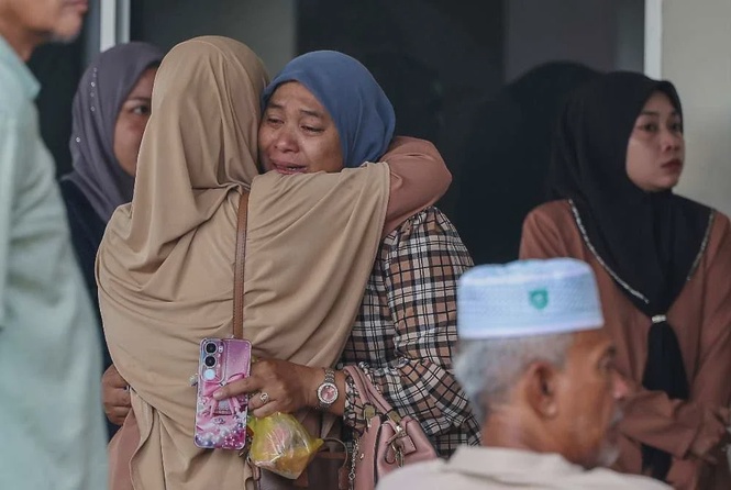 Jenazah Koperal Norazmi dikebumi selepas bedah siasat, Prebet Siti ...