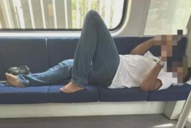 Tular video etnik Rohingya selamba baring, tidur dalam MRT - Newswav